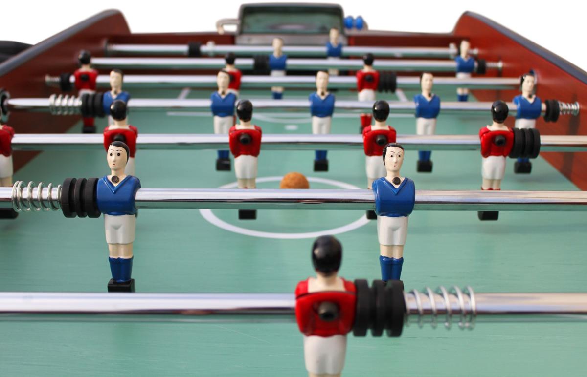 Baby-foot à utilisation professionnelle, baby-foot marron